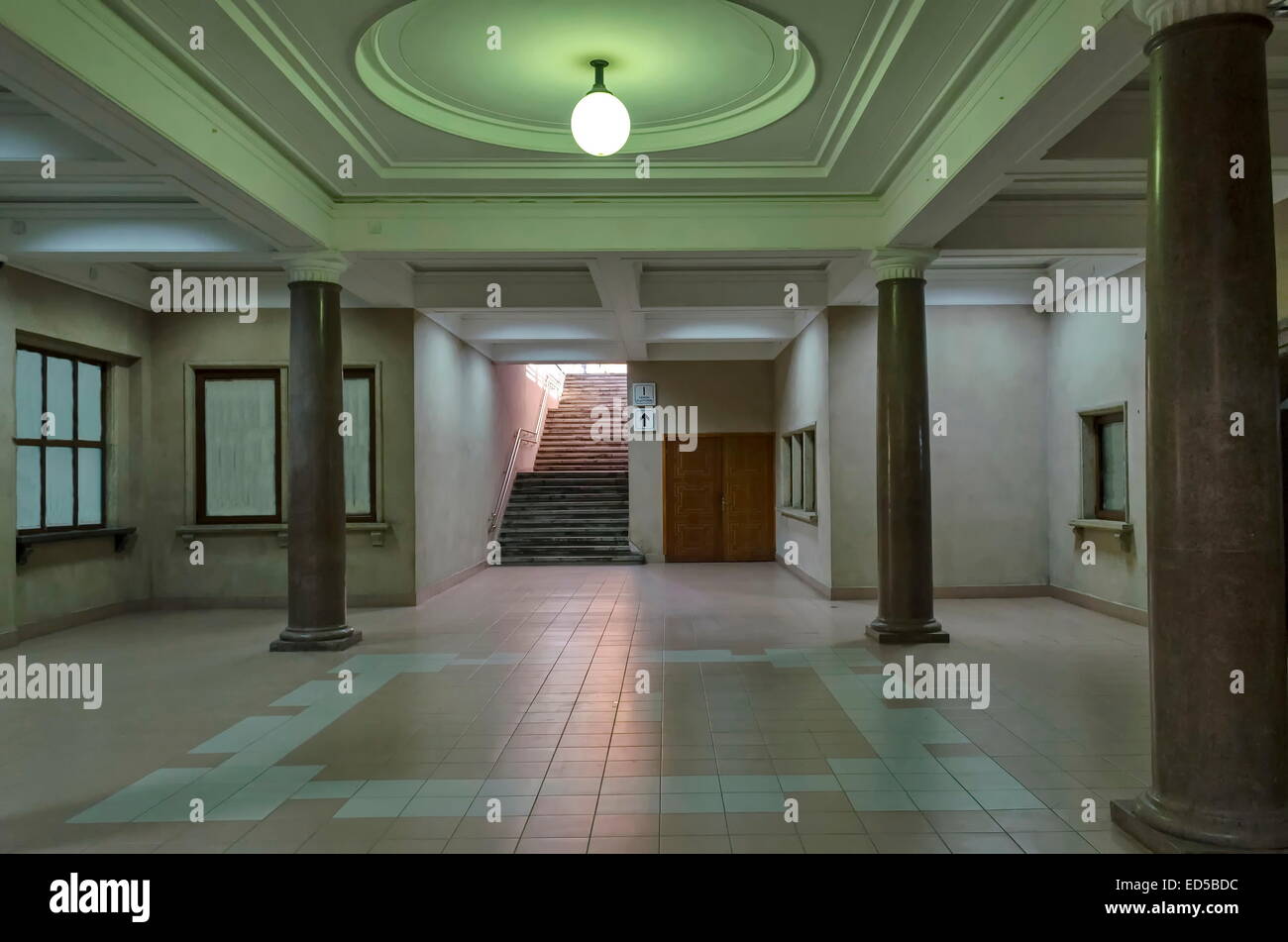 Intermediate hall in railway station Ruse, Bulgaria Stock Photo - Alamy
