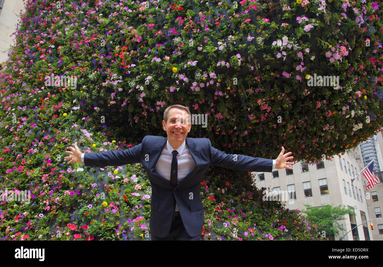 Jeff Koons unveils Split-Rocker at the Rockefeller Center Featuring ...