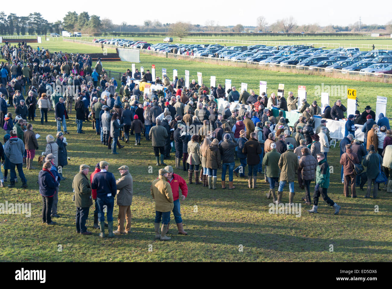 Horse Racing Crowd High Resolution Stock Photography and Images - Alamy