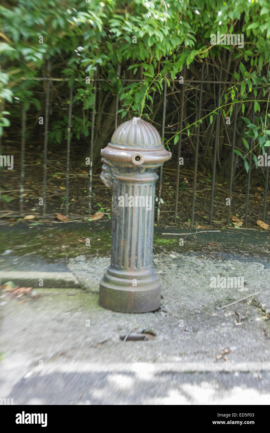 Victorian water fountain hi-res stock photography and images - Alamy