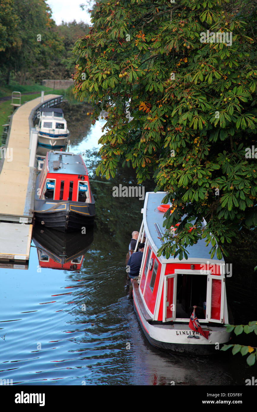 Linlithgow canal hi-res stock photography and images - Alamy