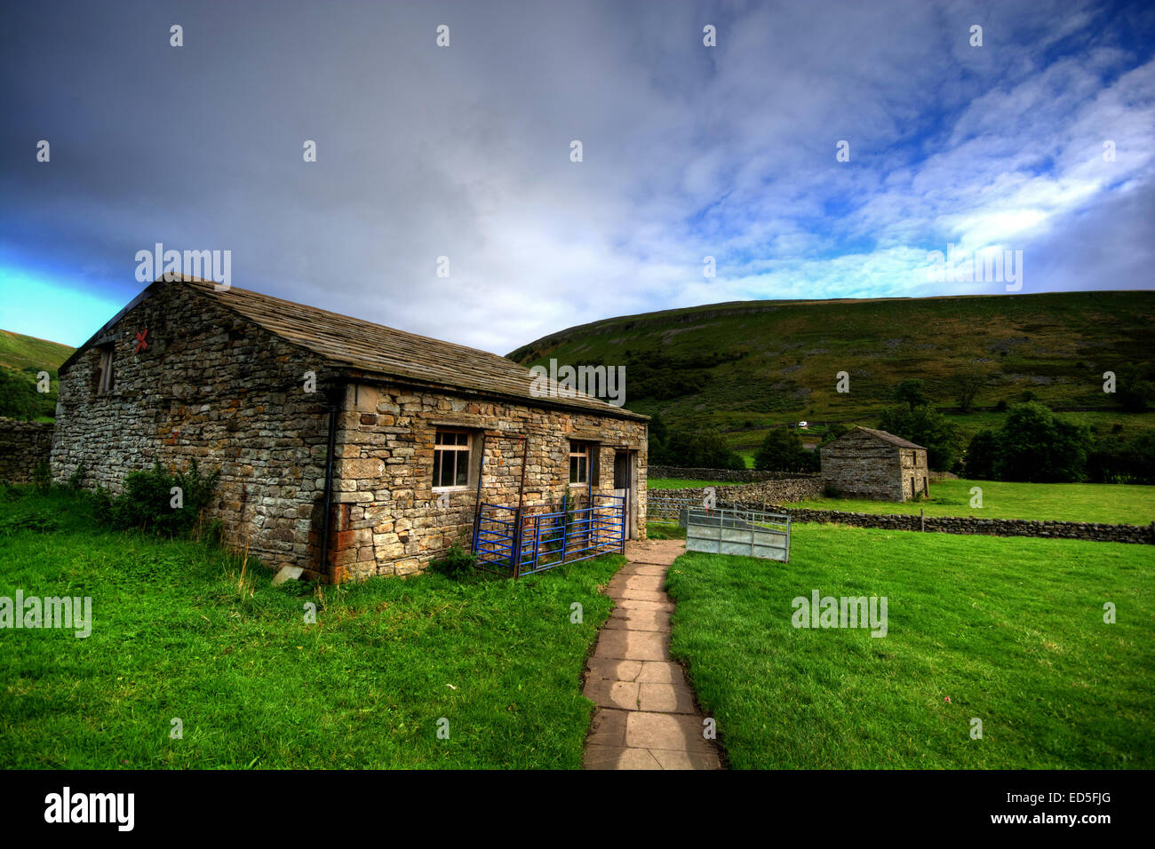 Some of the old barns as seen on the walk from Muker to Keld in ...