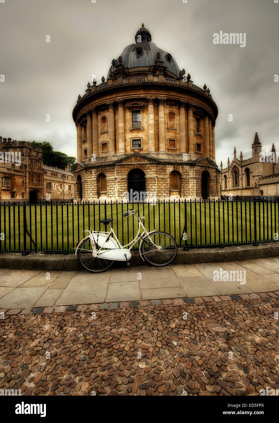 The Radcliffe Camera in Oxford, with the pre-set action 'Rusty Cage ...