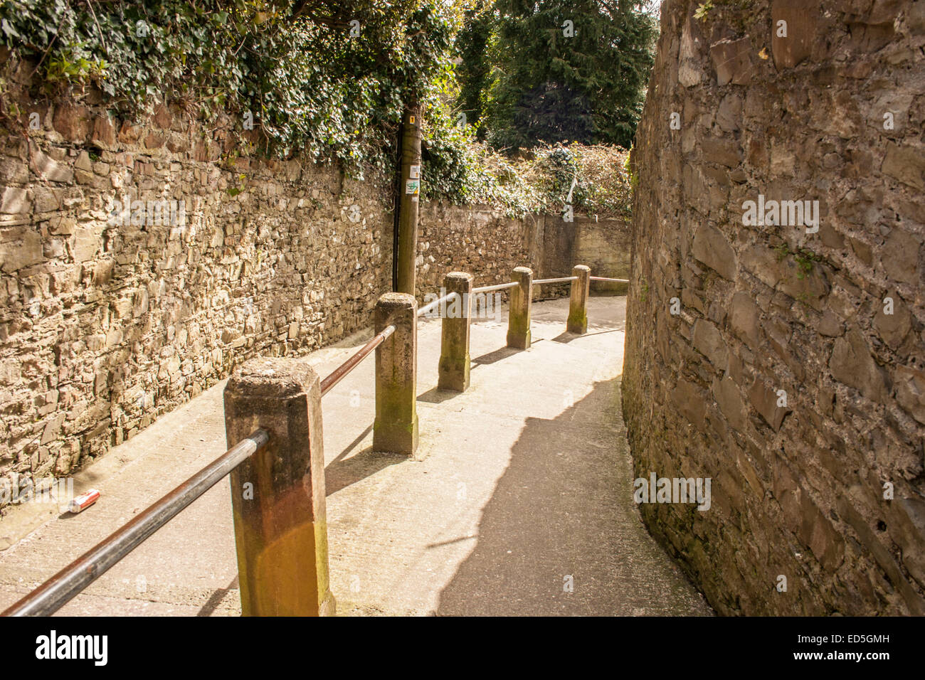 Alleyway alley steps hi-res stock photography and images - Alamy