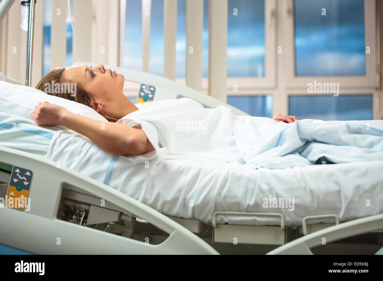 Teen Girl In Hospital Bed Stock Photos & Teen Girl In Hospital Bed ...