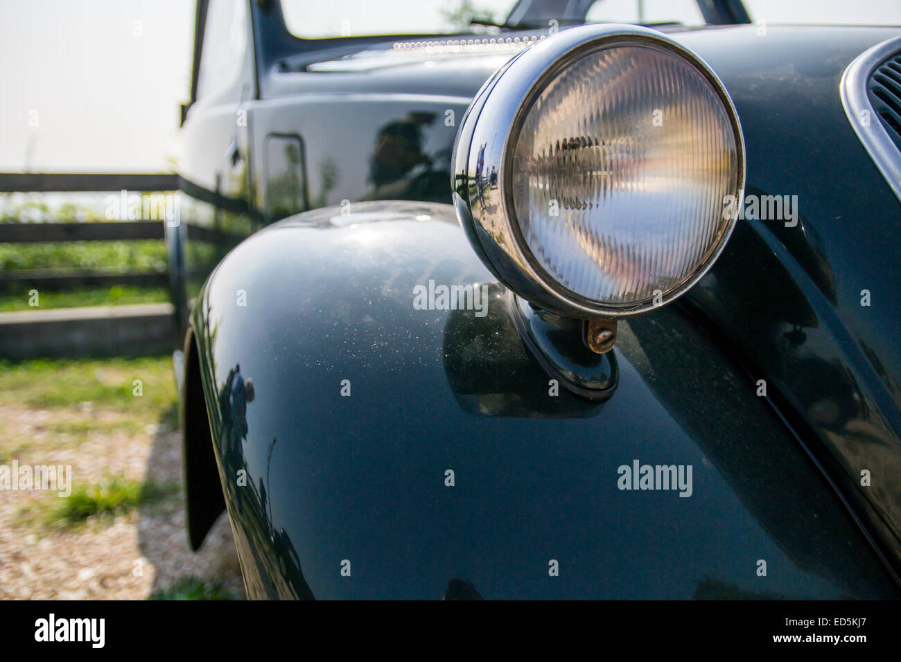Vintage car headlight hi-res stock photography and images - Alamy