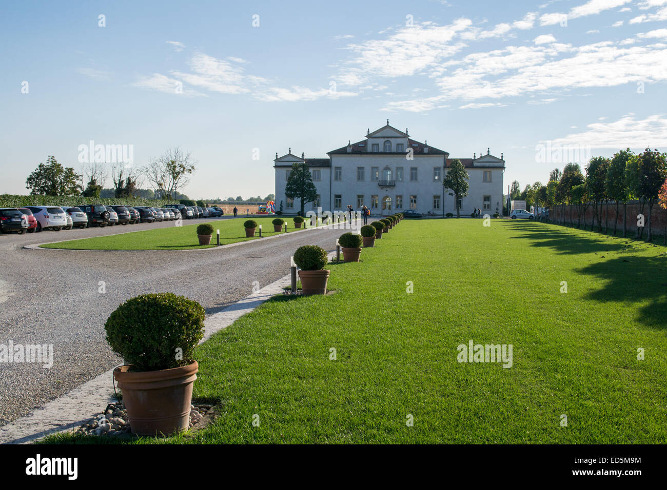 Classic italian architecture hi-res stock photography and images - Alamy