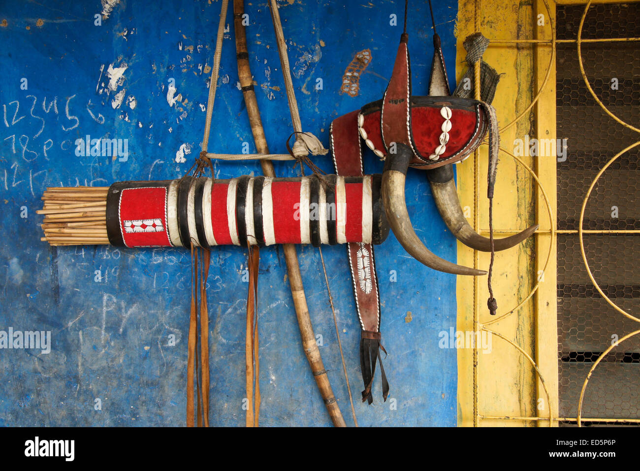Africa tribe headdress hi-res stock photography and images - Alamy