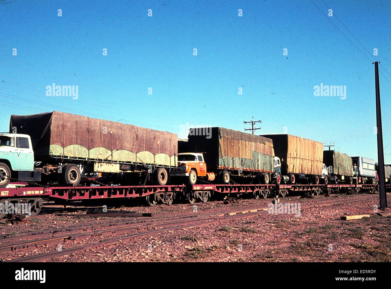 Loaded wagons hi-res stock photography and images - Alamy