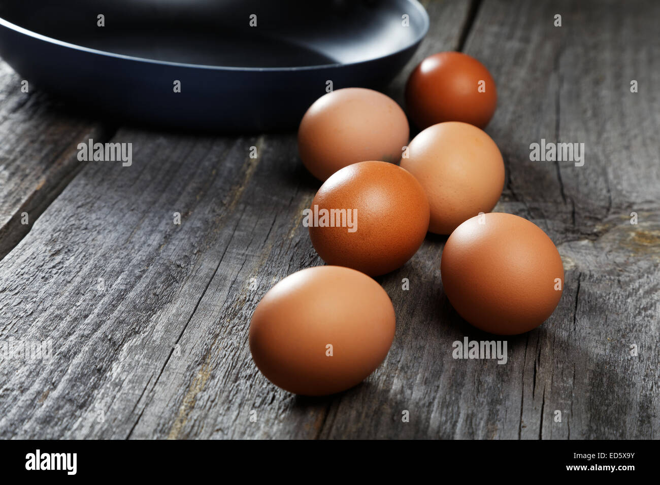 Shell on boards hi-res stock photography and images - Alamy