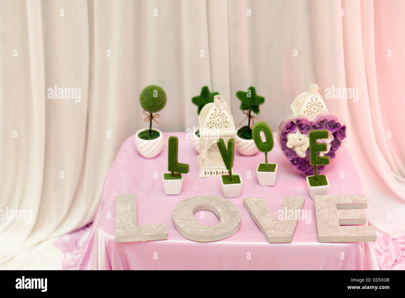 Romantic love letter background pot Stock Photo - Alamy