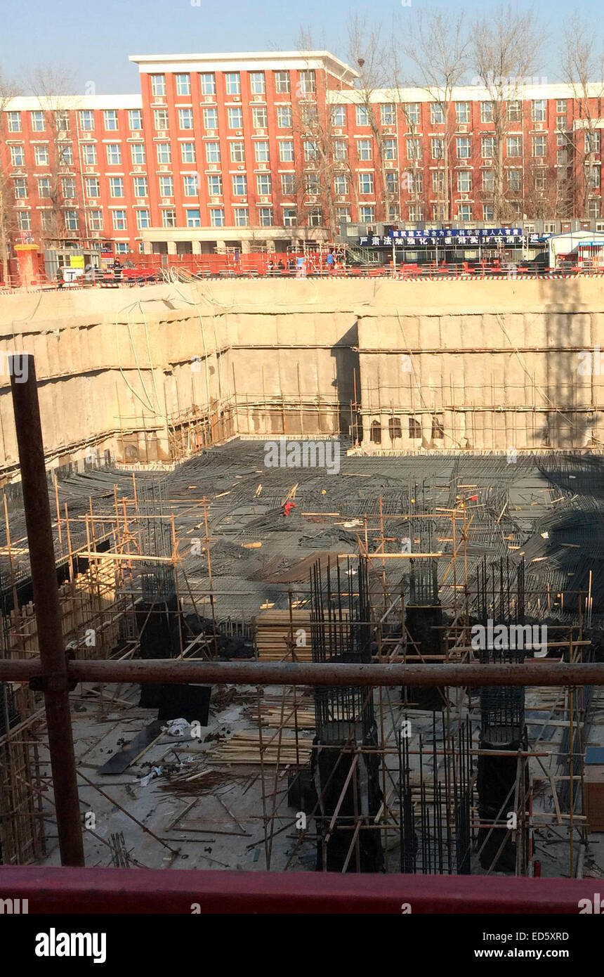 Scaffolding collapsed hi-res stock photography and images - Alamy