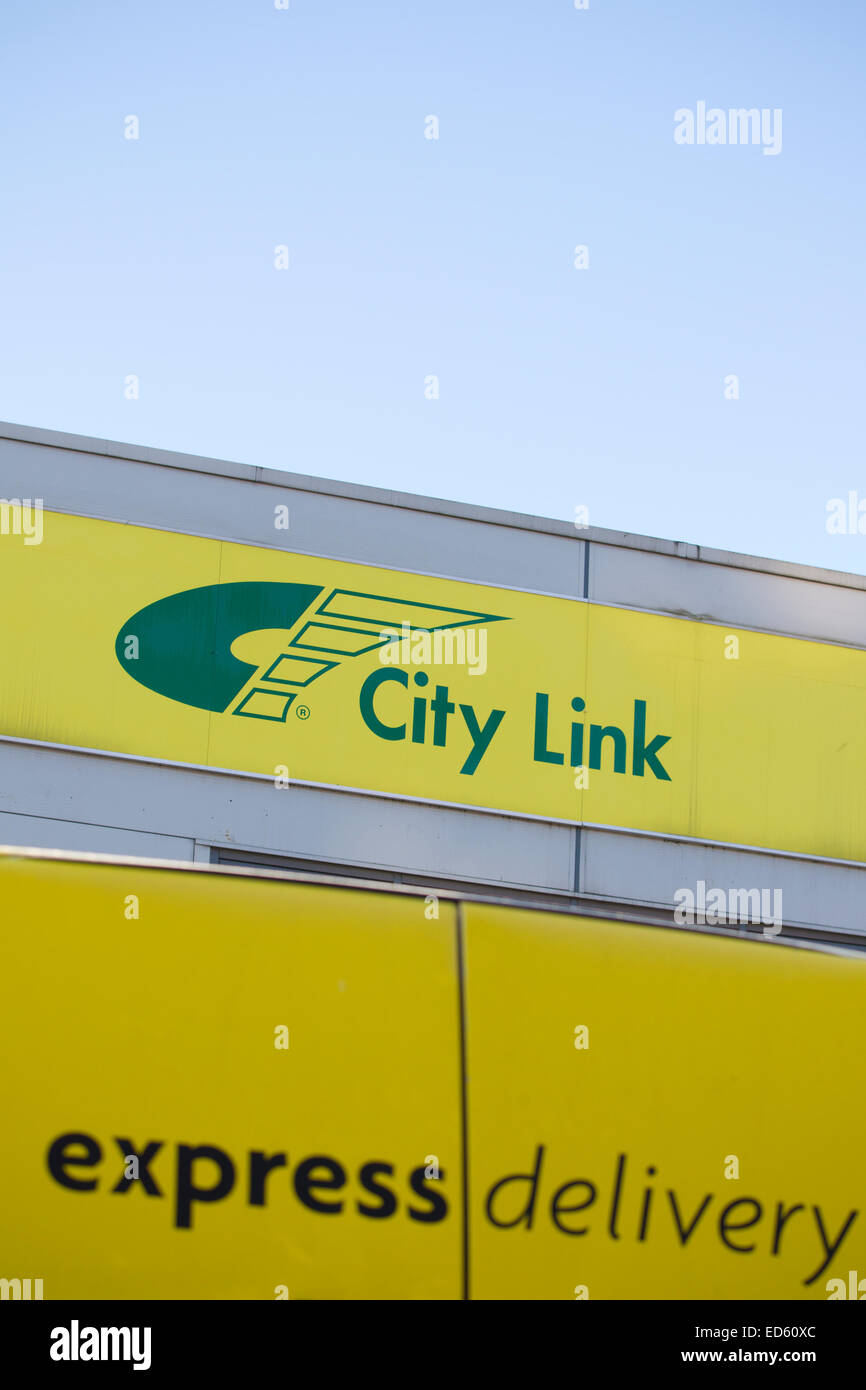 City link parcel hi-res stock photography and images - Alamy