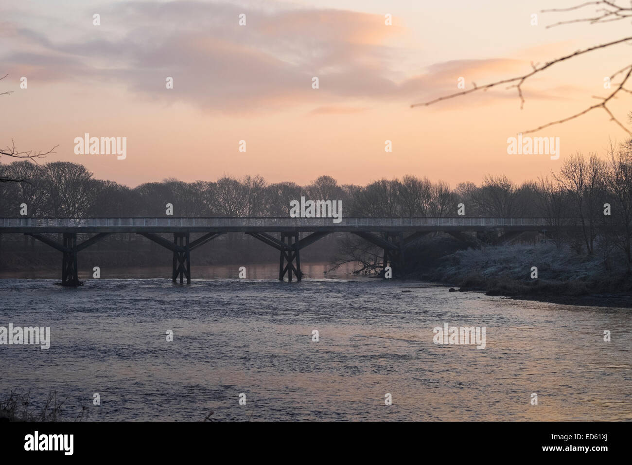 Preston Lancashire: Bridge over the River Ribble in Preston's Avenham ...