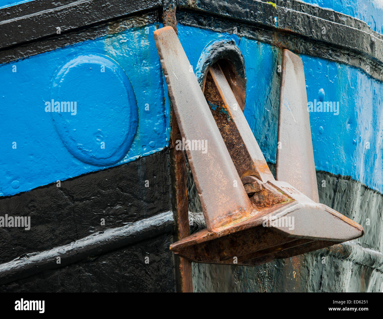 Vessel anchor hi-res stock photography and images - Alamy