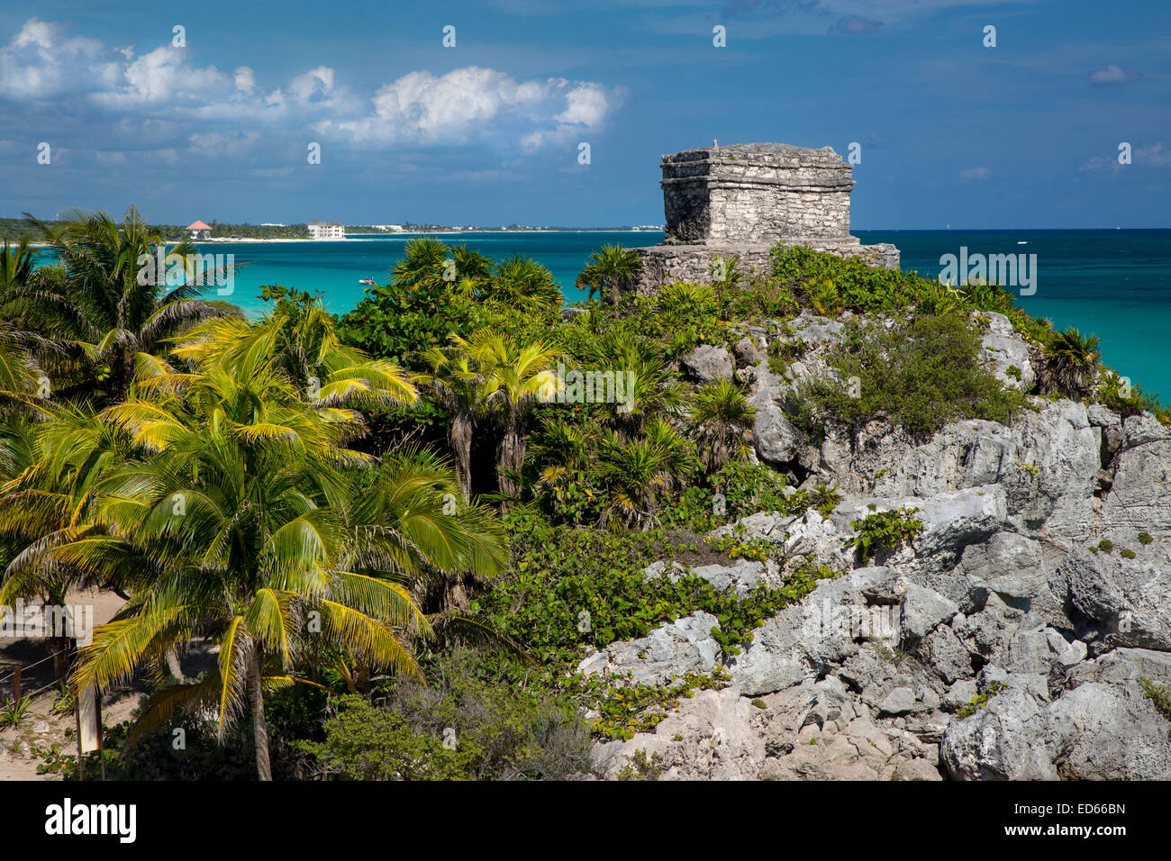 Ruins of the Mayan temple grounds at Tulum, Yucatan, Mexico Stock Photo ...