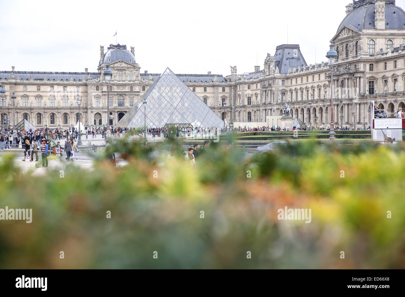 Louvre Museum Paris day Stock Photo - Alamy