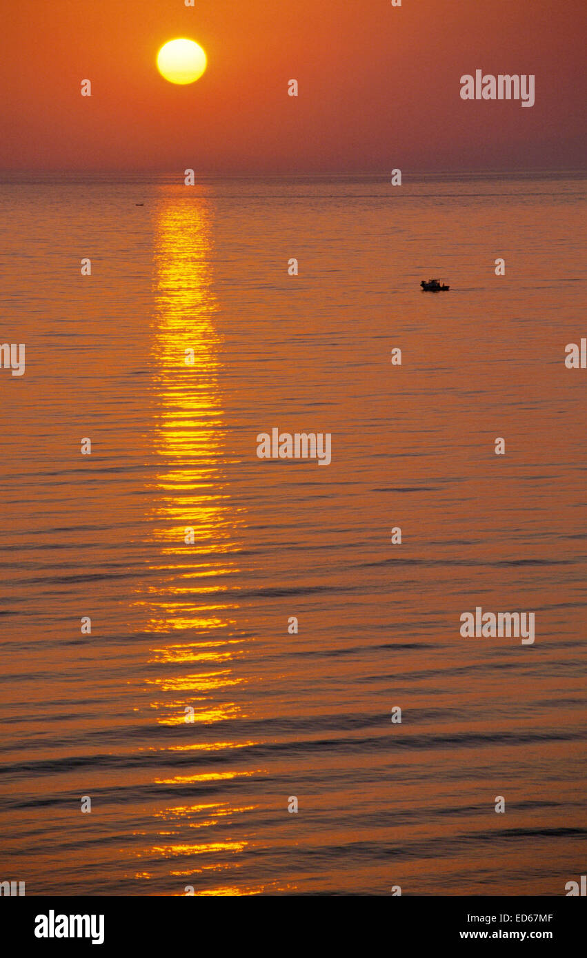 Sun images free hi-res stock photography and images - Alamy
