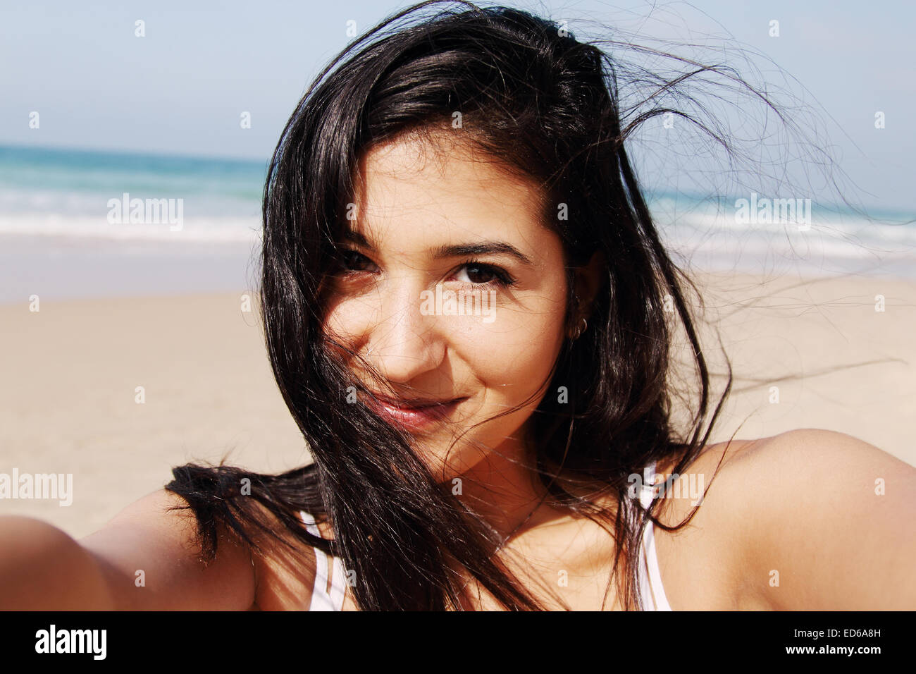 Smiling beach hi-res stock photography and images - Alamy