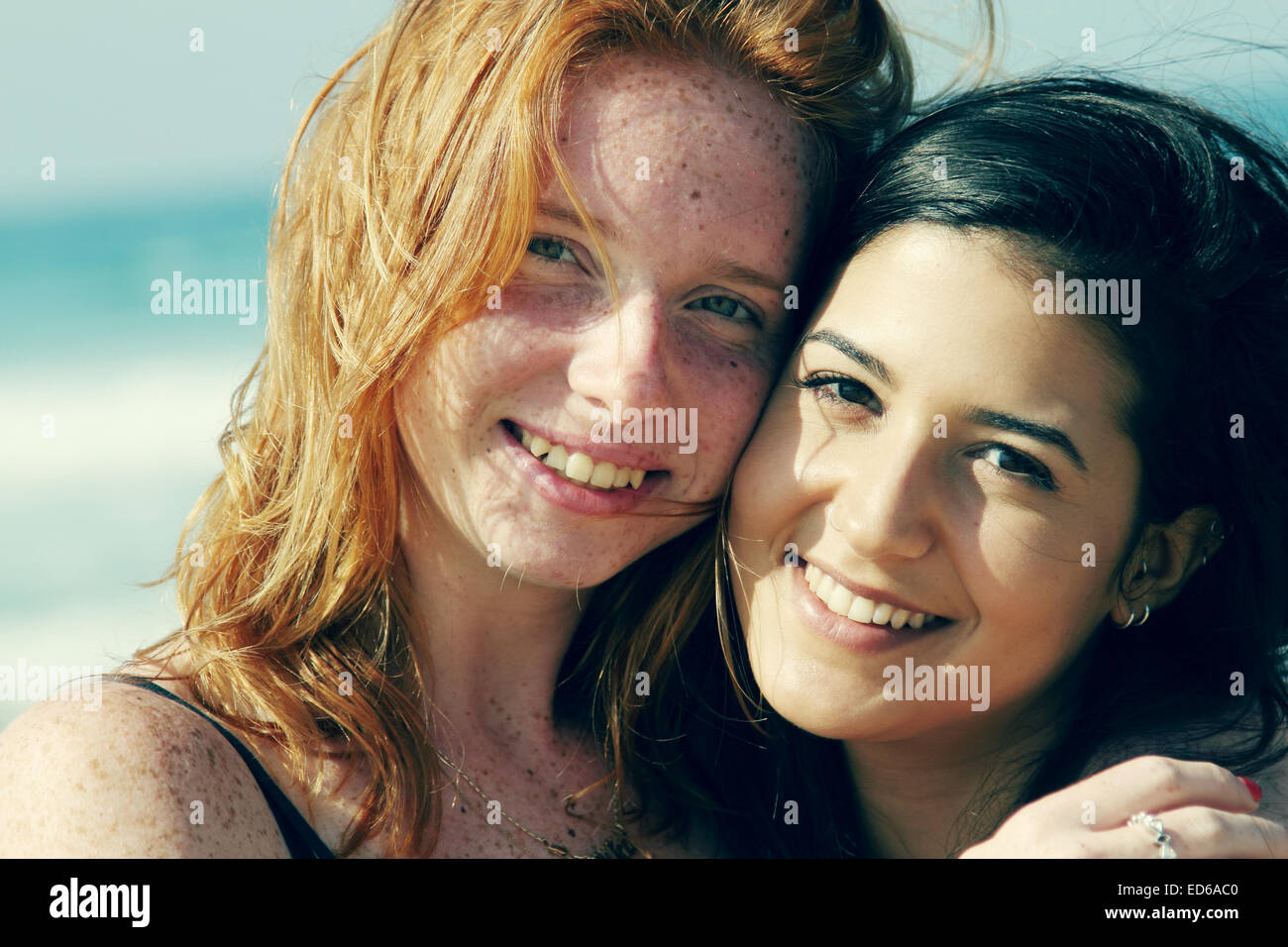 Two girlfriends friends friendship hi-res stock photography and images ...