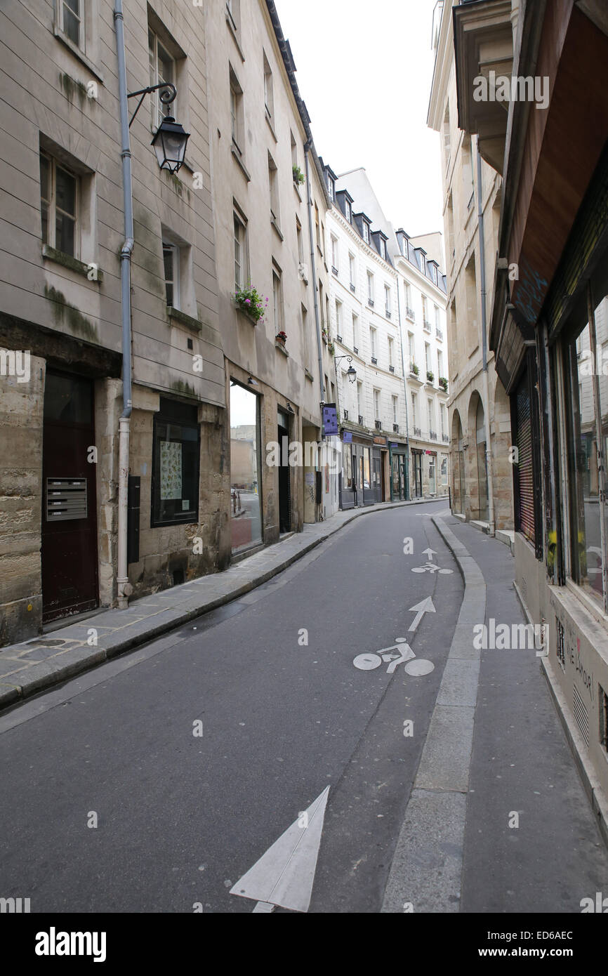 bike lane Paris road Stock Photo - Alamy