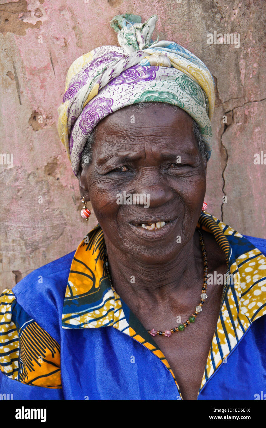 Rotten teeth woman hi-res stock photography and images - Alamy