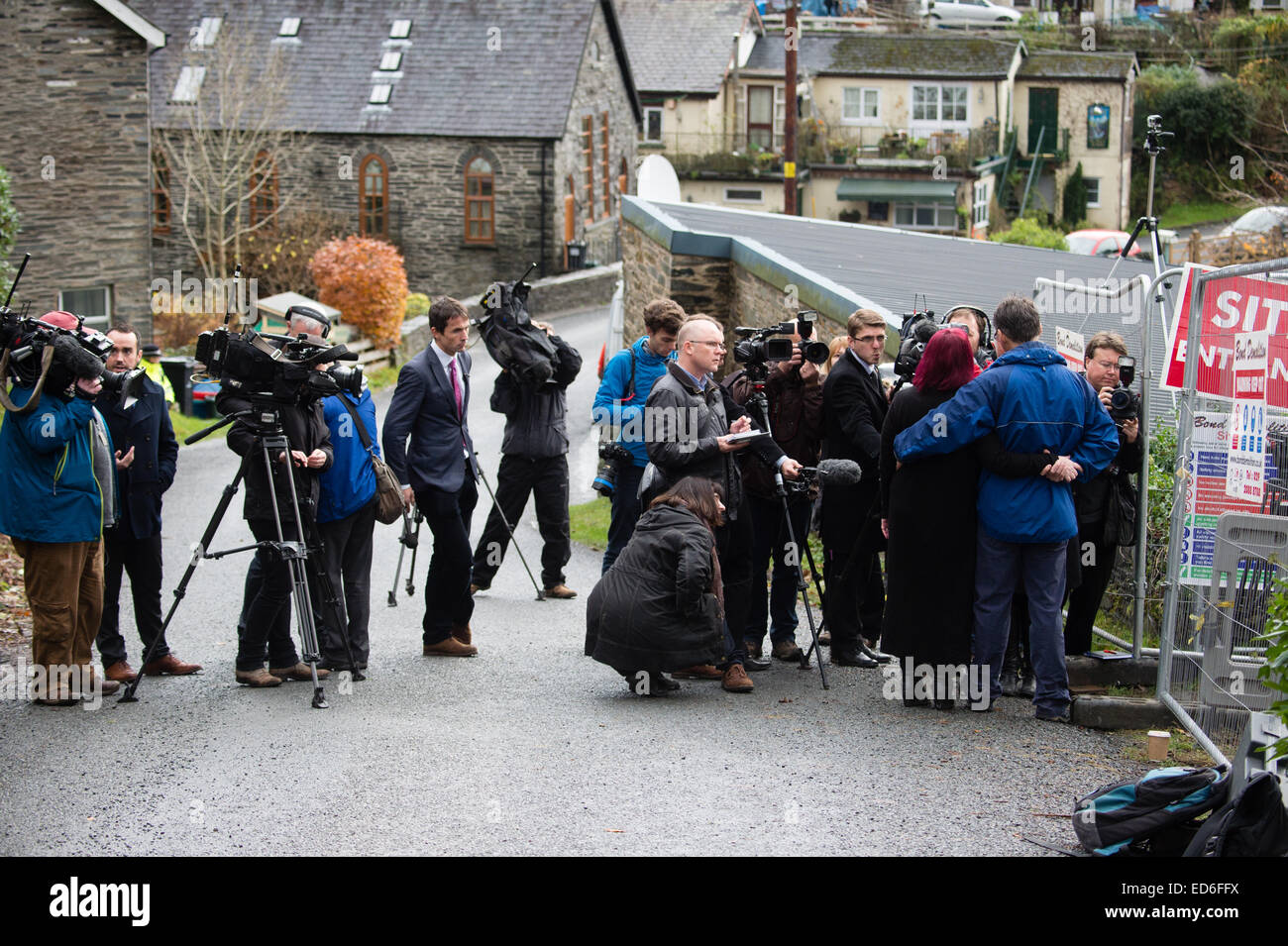 Media scrum hi-res stock photography and images - Alamy