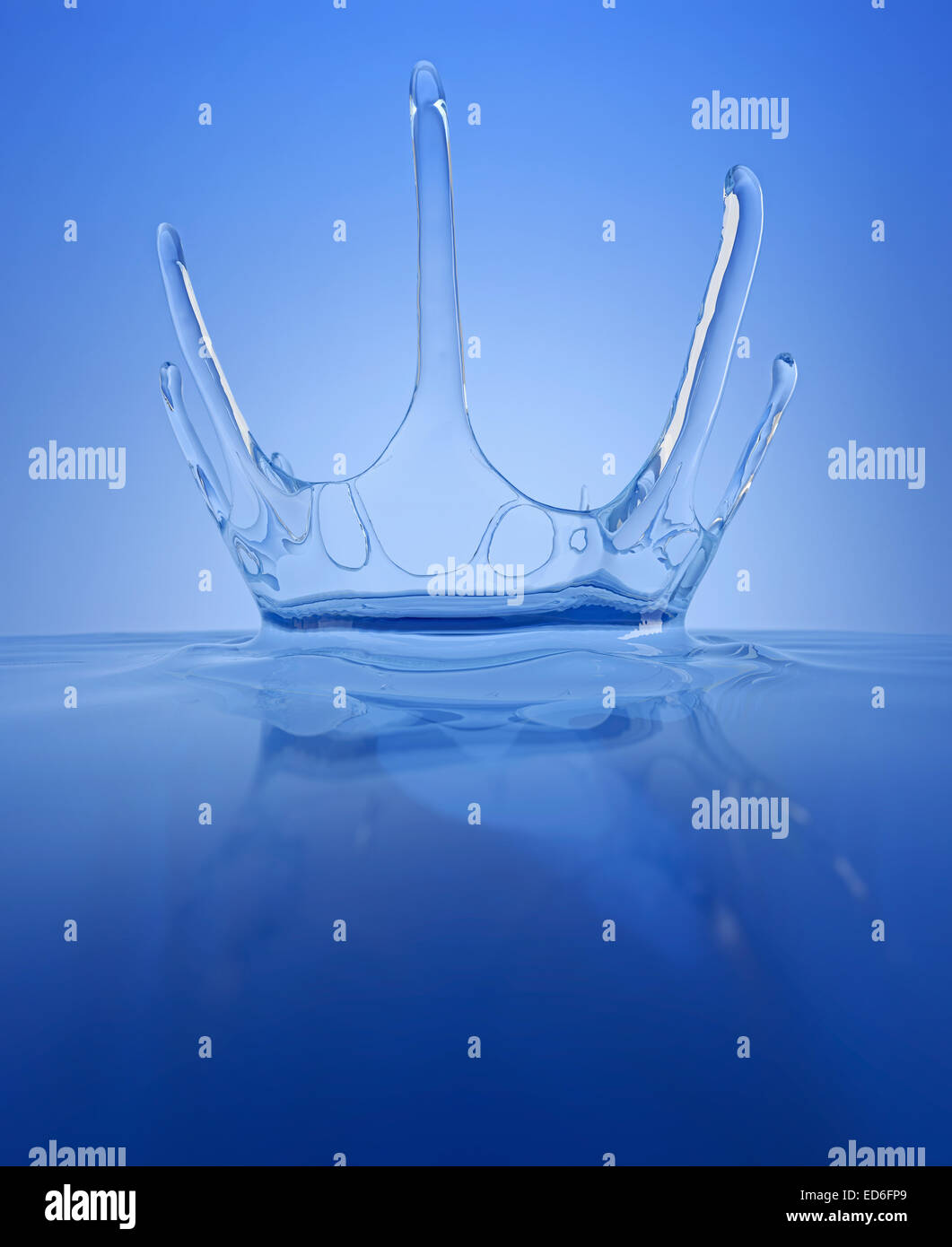 Splash - water crown Stock Photo - Alamy