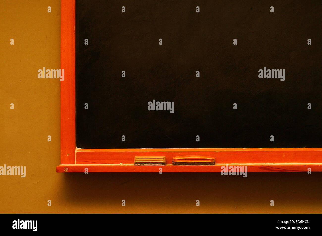 empty blackboard ready to write in a class at school Stock Photo - Alamy