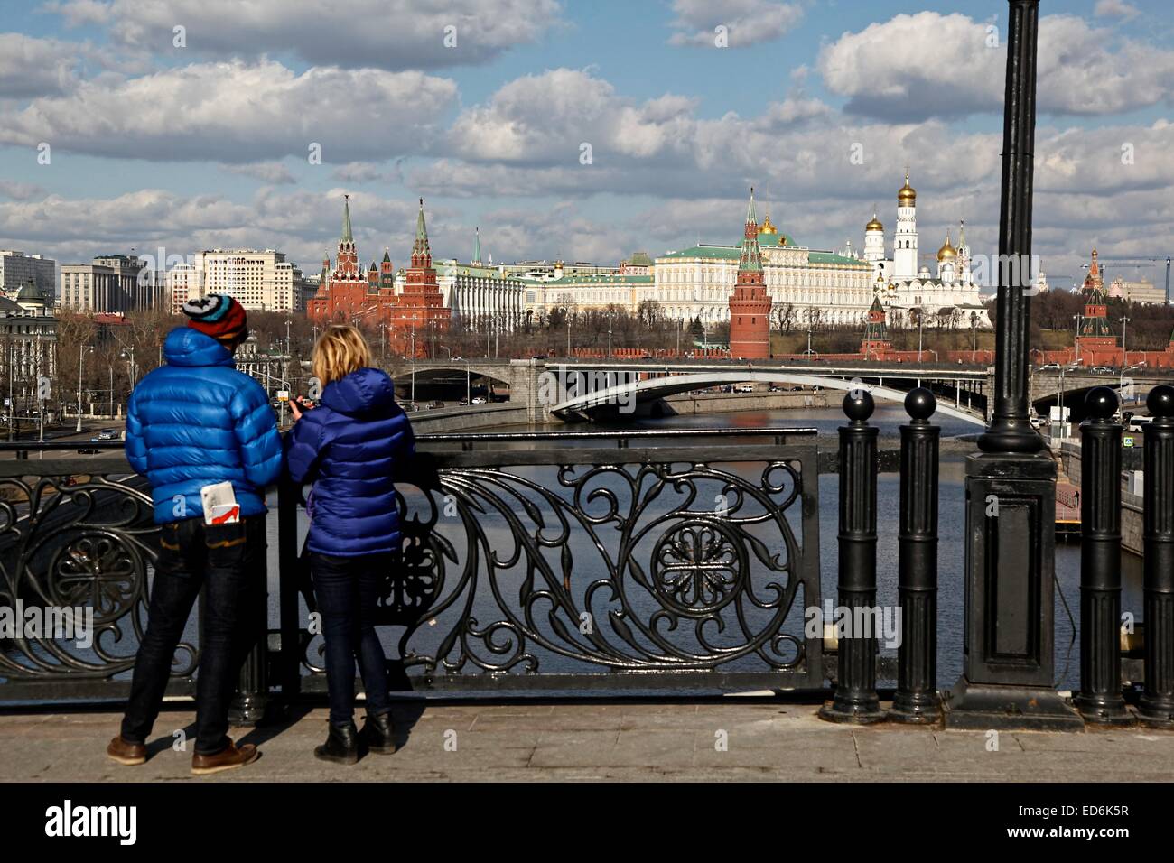 Snapping pictures hi-res stock photography and images - Alamy