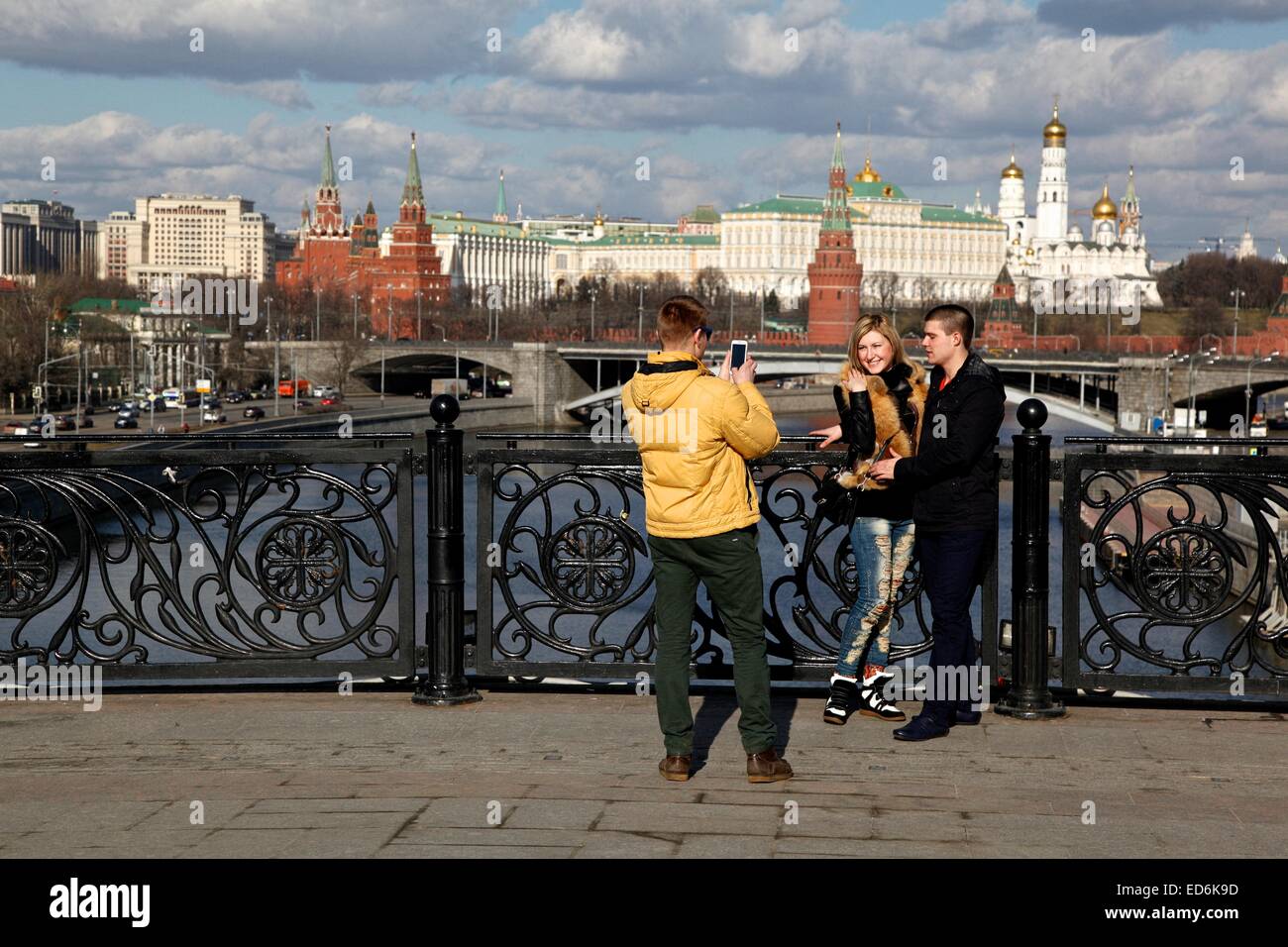 Tourists snapping pictures with Kremlin in the background Stock Photo ...