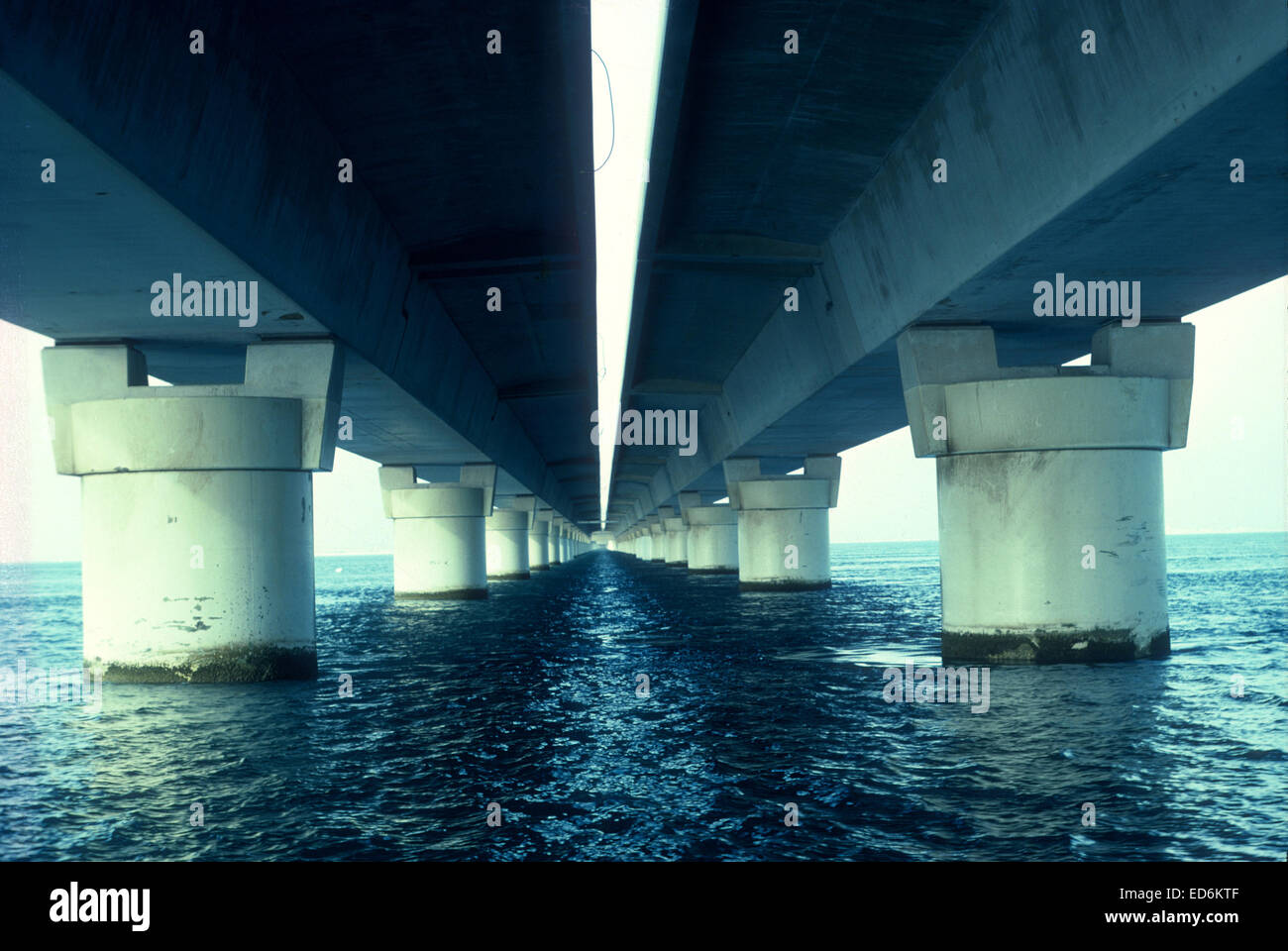 Bahrain saudi causeway hi-res stock photography and images - Alamy