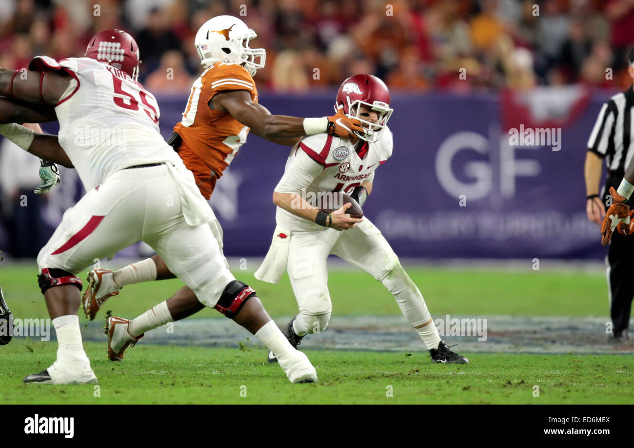 Houston, TX, USA. 29th Dec, 2014. Texas Longhorns linebacker Naashon ...
