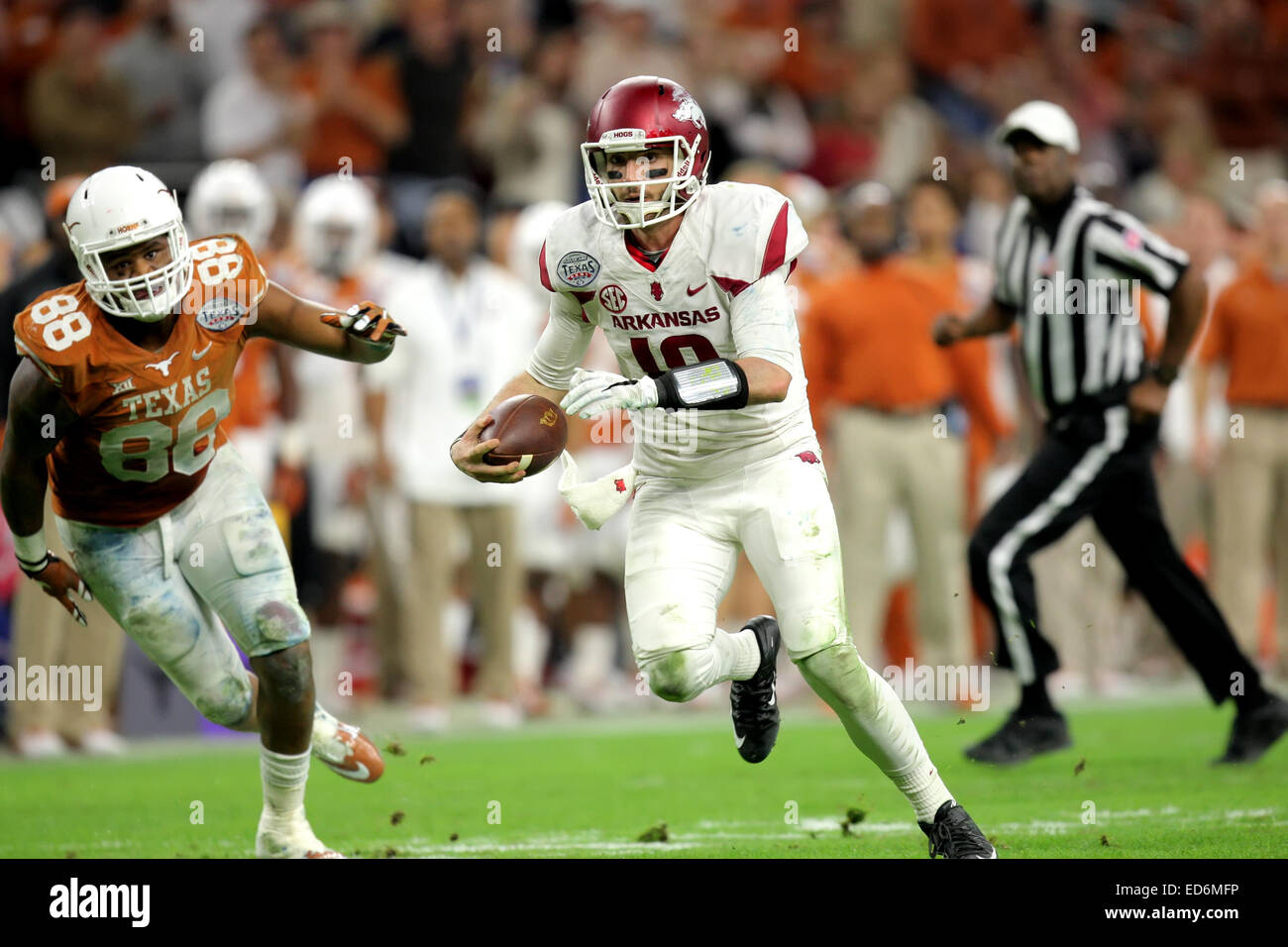 Houston, TX, USA. 29th Dec, 2014. Arkansas Razorbacks quarterback ...