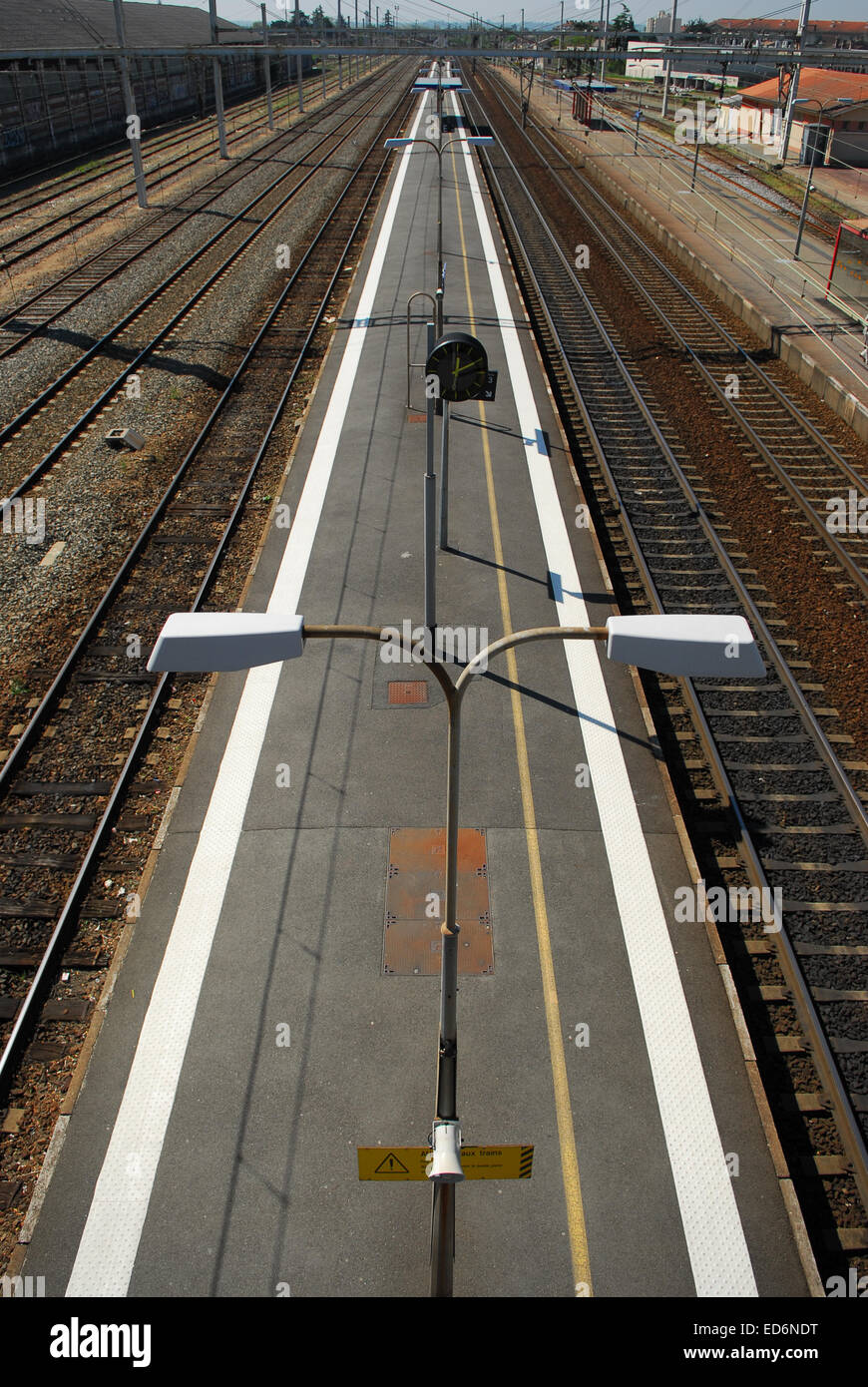 Railroad car at dock hi-res stock photography and images - Alamy