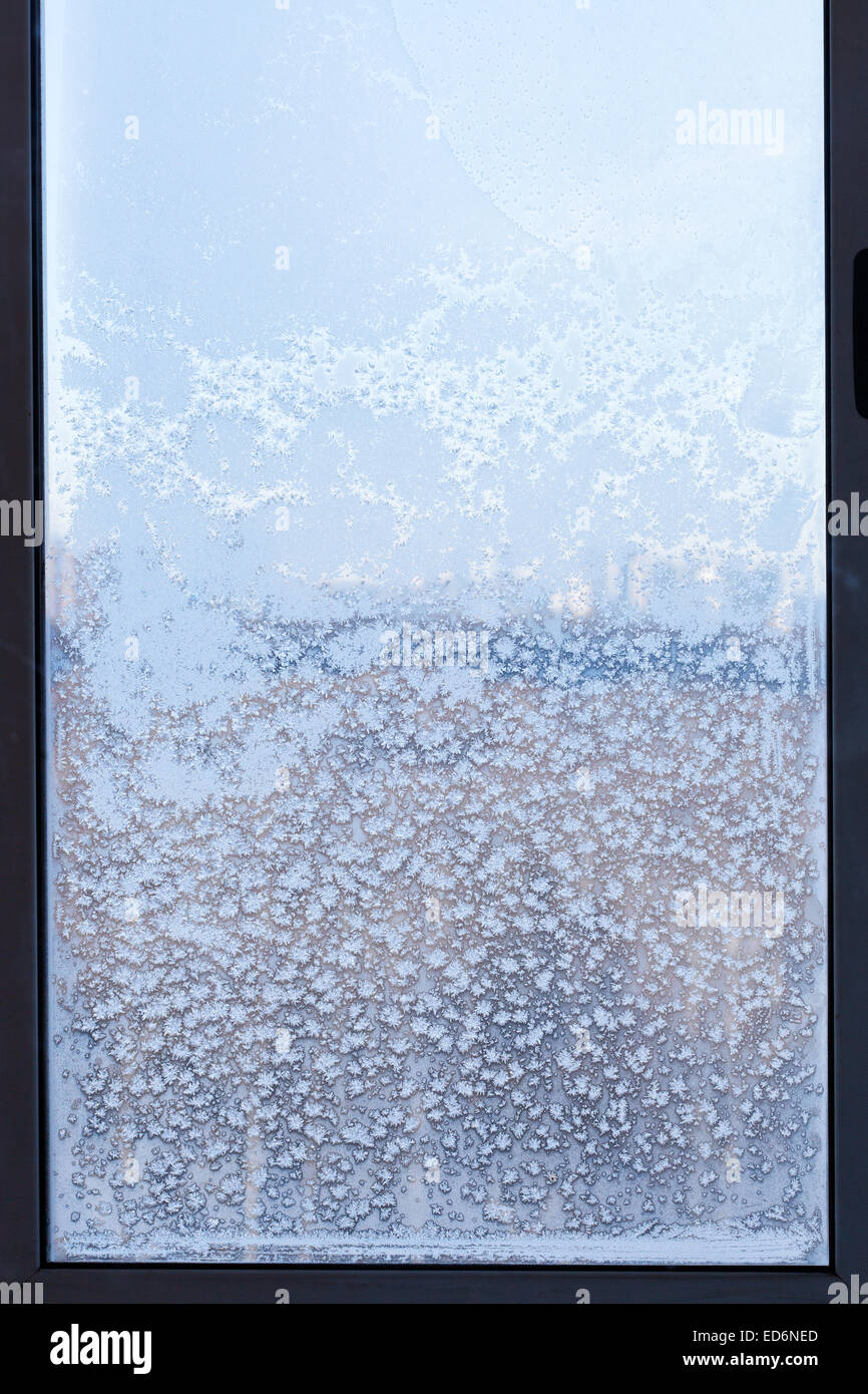 Winter snow scene through window hi-res stock photography and images ...