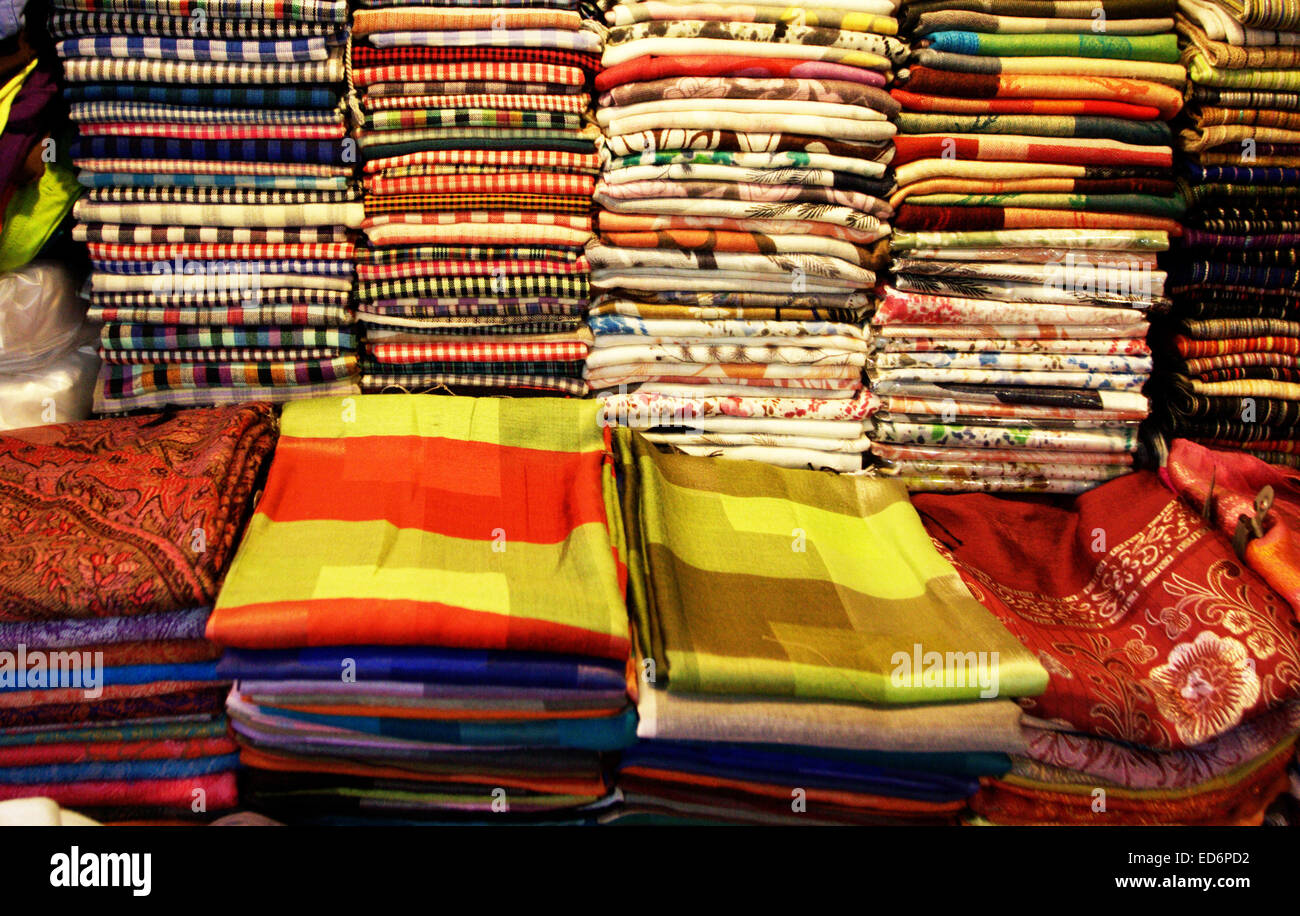 Kroma scarf hi-res stock photography and images - Alamy
