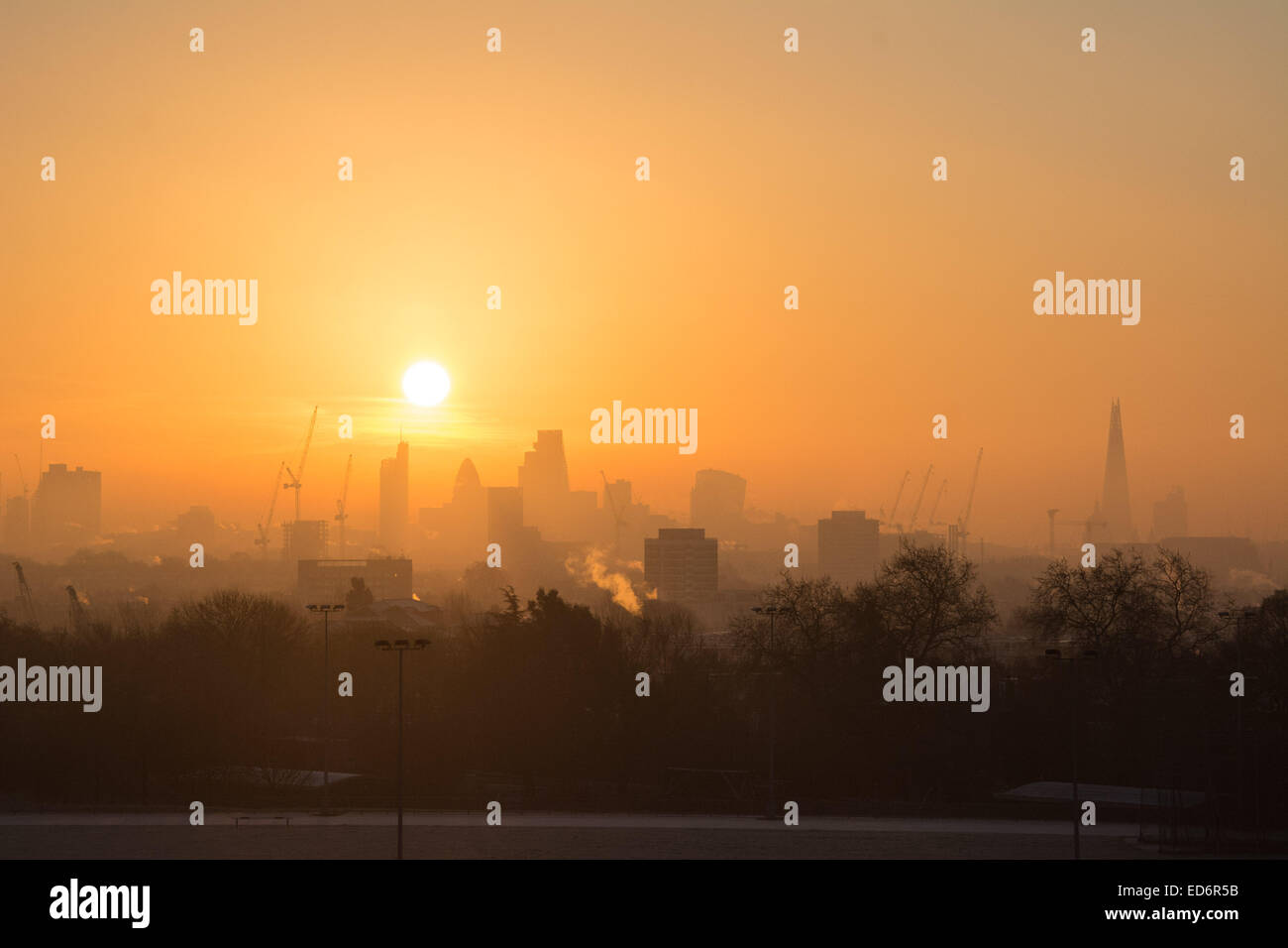 View of the london skyline sunrise from parliament hill hi-res stock ...