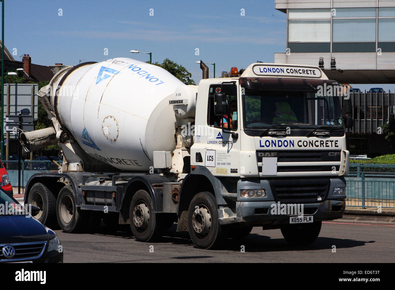 Mixer vehicles hi-res stock photography and images - Alamy