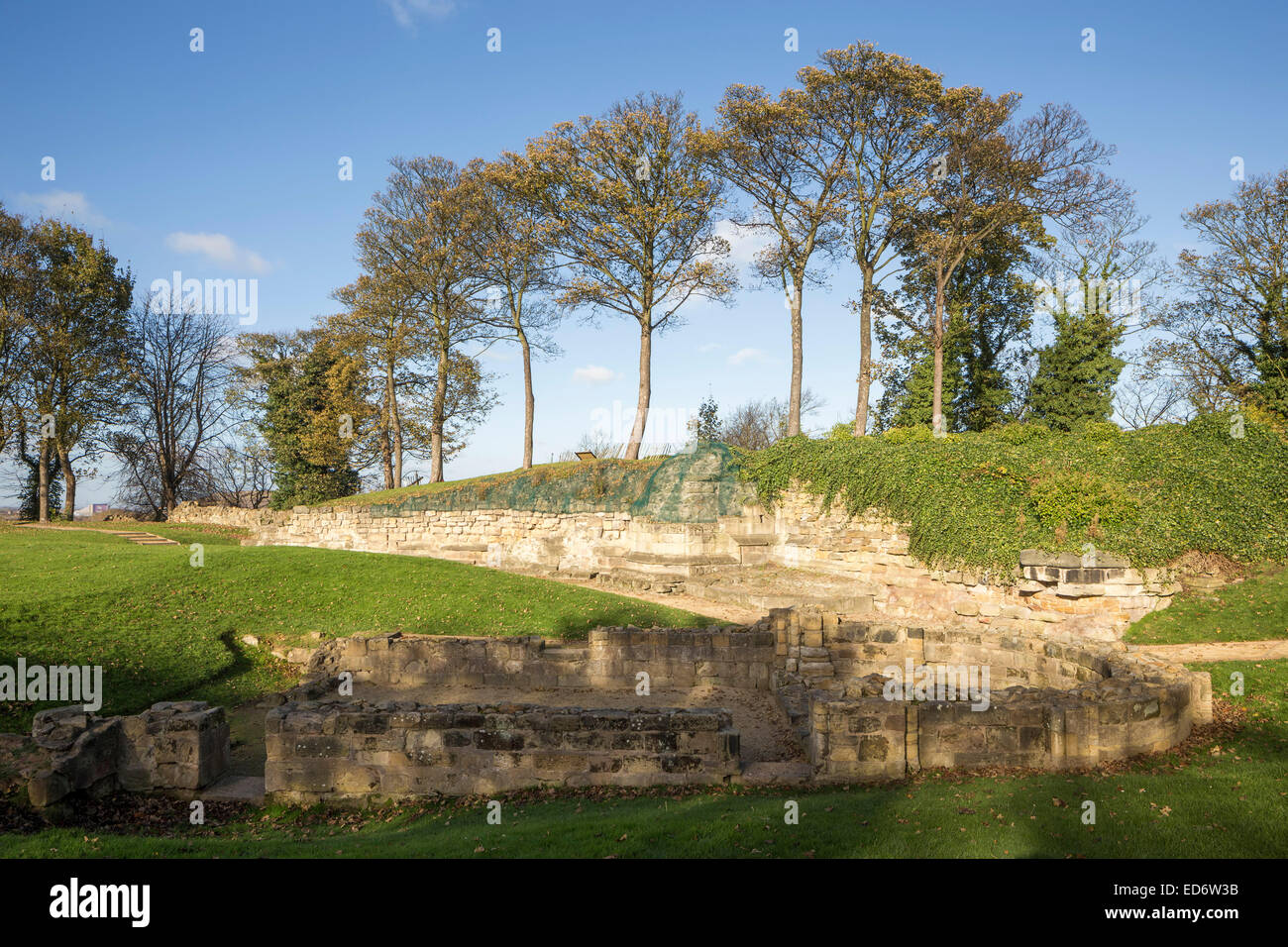 Pontefract castle hi-res stock photography and images - Alamy