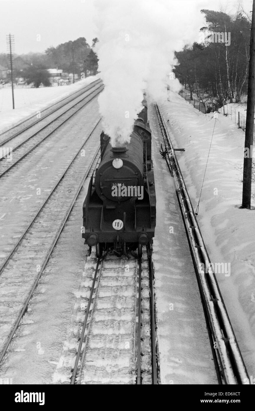 Big freeze uk 1960s hi-res stock photography and images - Alamy