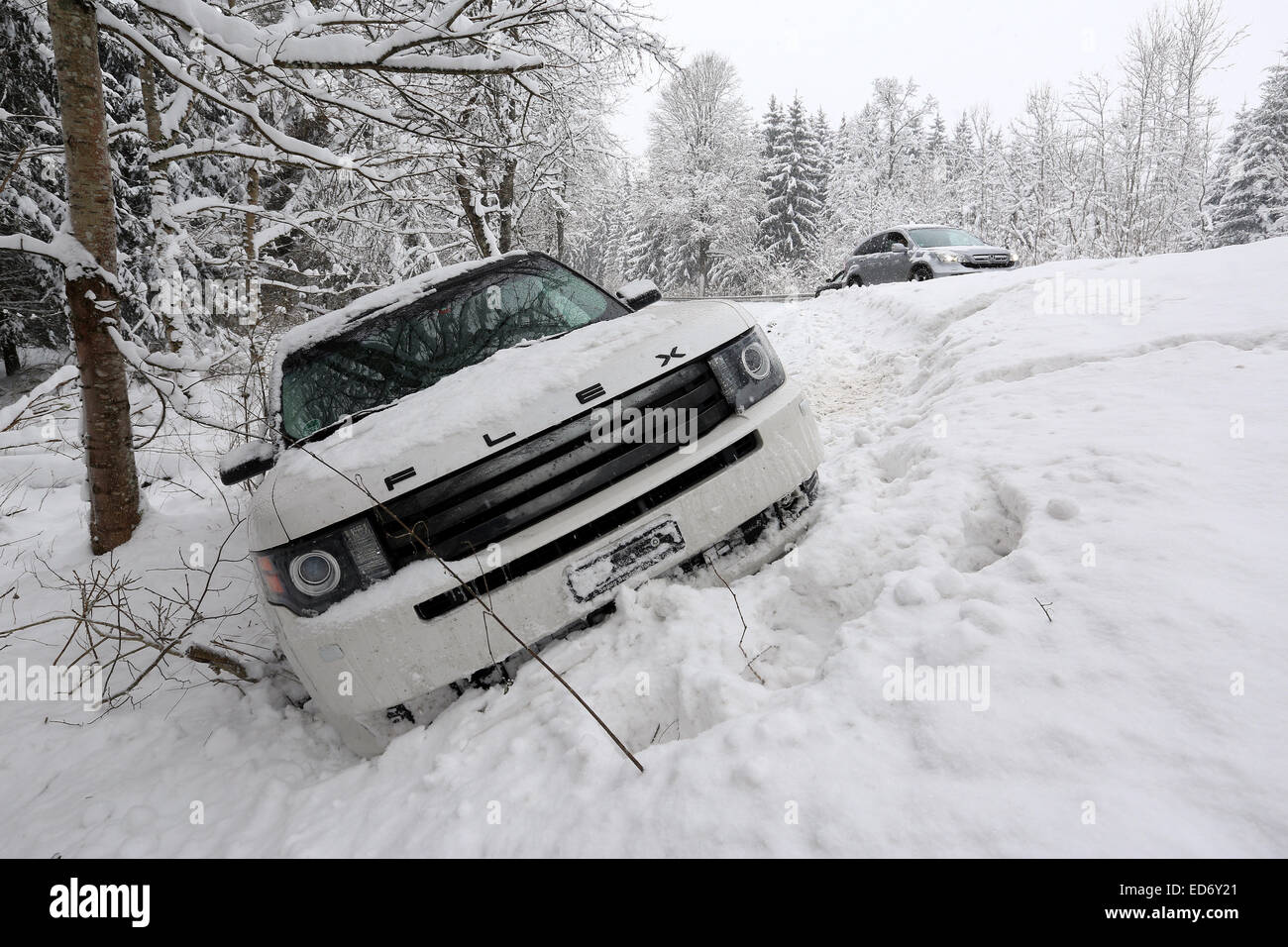 Skidded off the road hi-res stock photography and images - Alamy