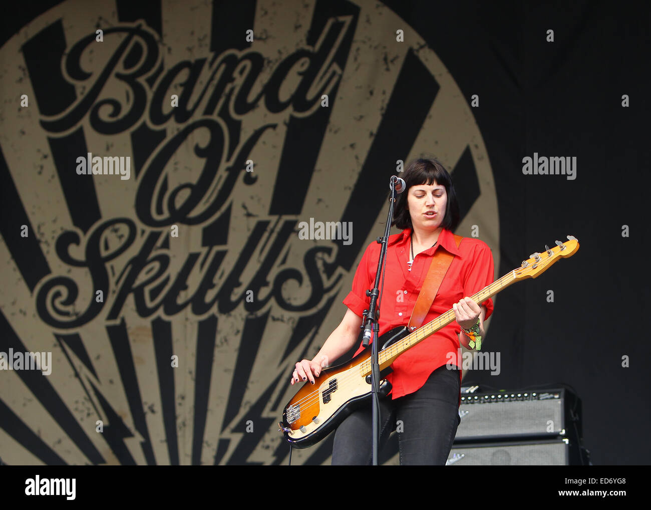 Glastonbury Festival 2014 - Performances - Day 2 - Band of Skulls ...