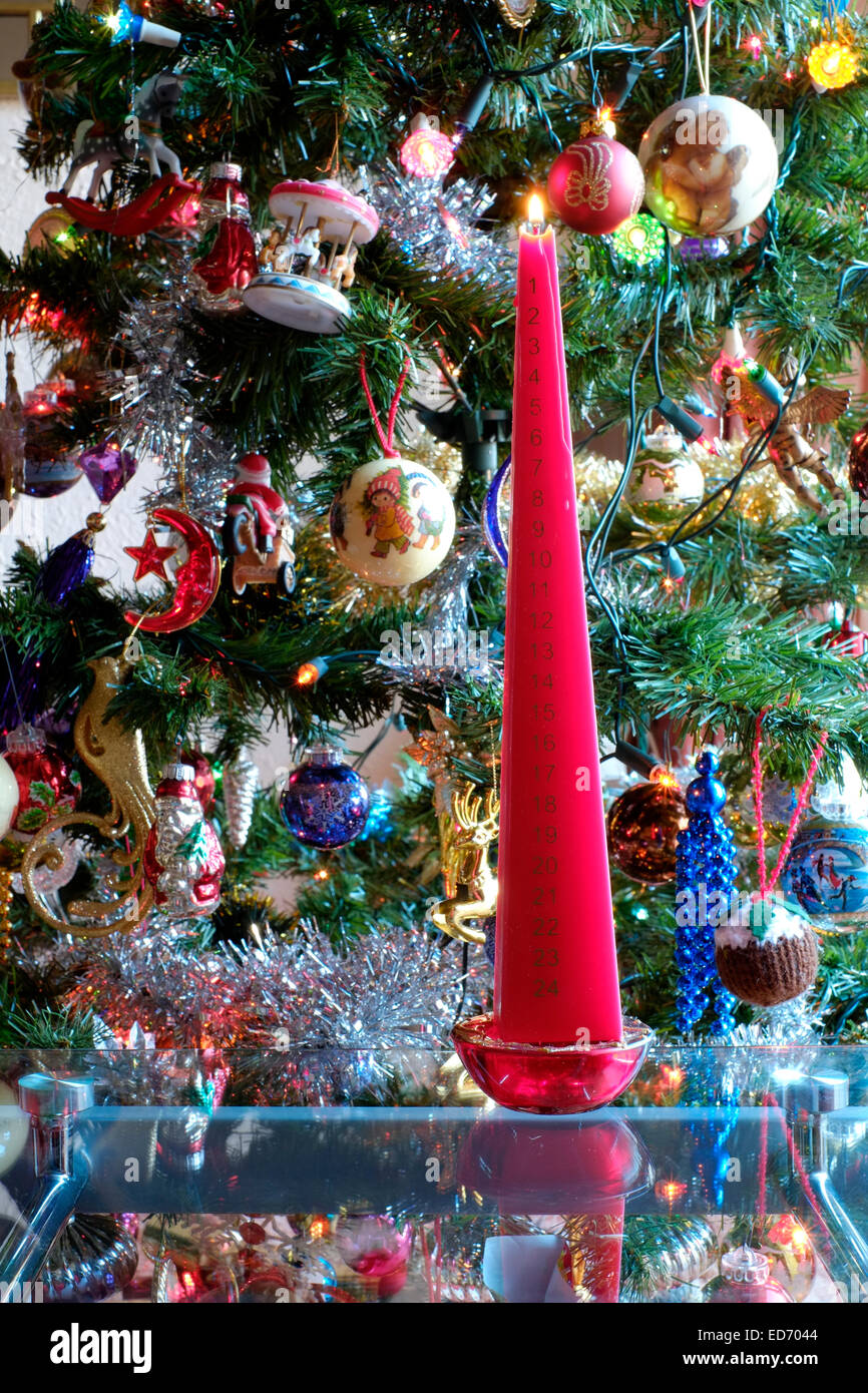 Traditional advent calendar hi-res stock photography and images - Alamy