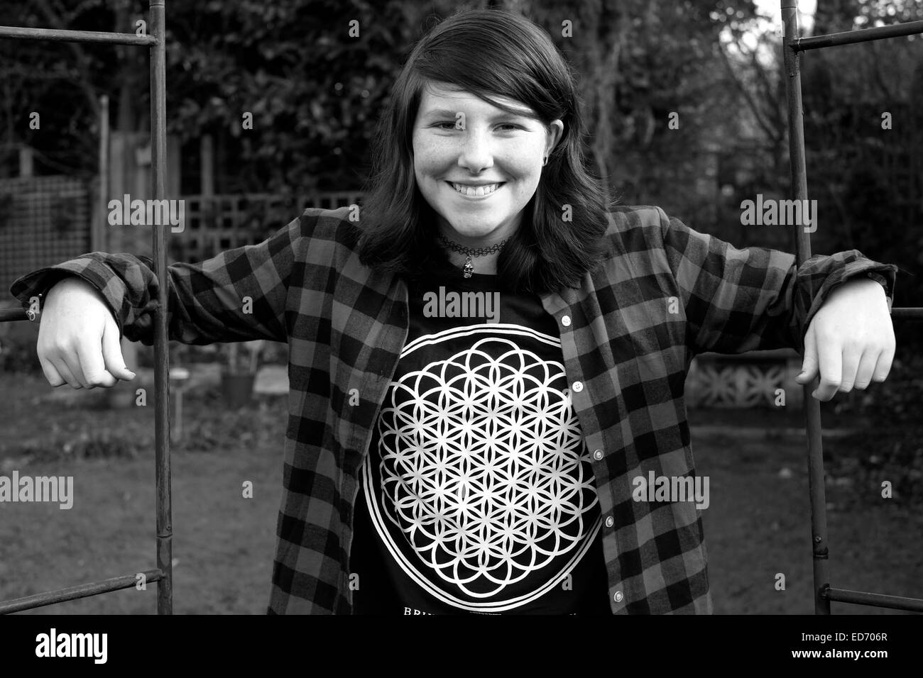 12 year old girl smiling black hi-res stock photography and images - Alamy
