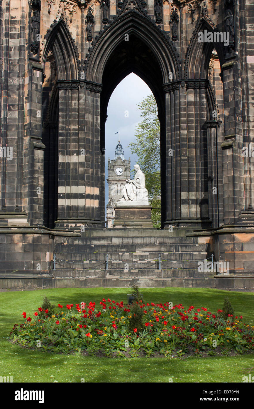 Statue of walter scott hi-res stock photography and images - Alamy