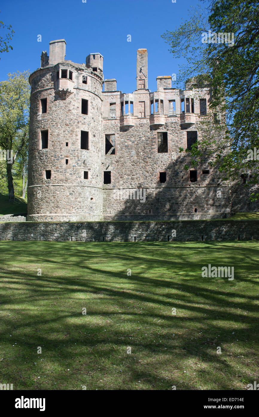 Huntly castle hi-res stock photography and images - Alamy