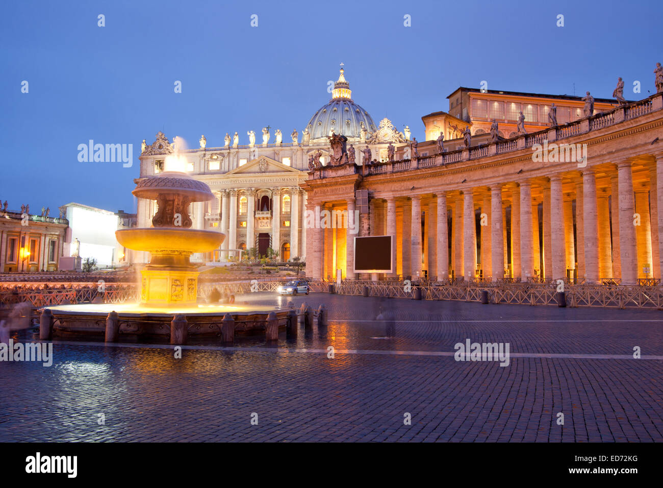 Basilica di San Pietro Vatican Cathedral, Rome Italy at dusk Stock ...