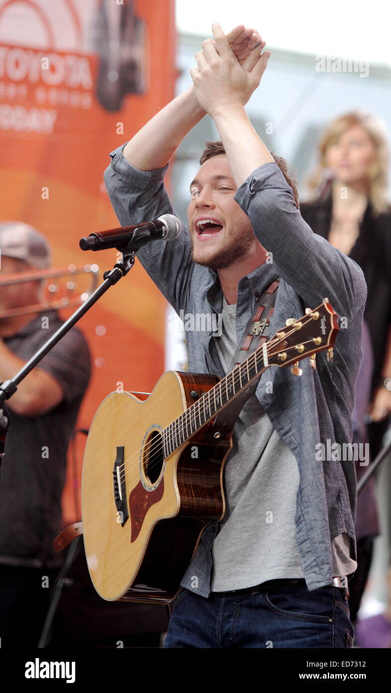 American Idol winner Phillip Phillips performs live on 'The Today Show ...