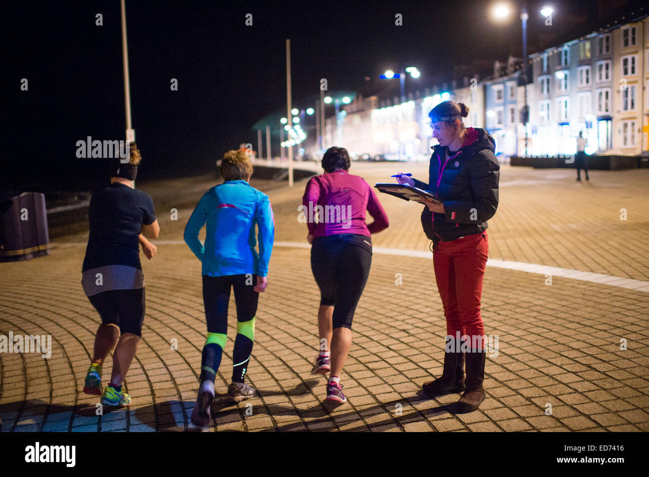 Set off running hi-res stock photography and images - Alamy